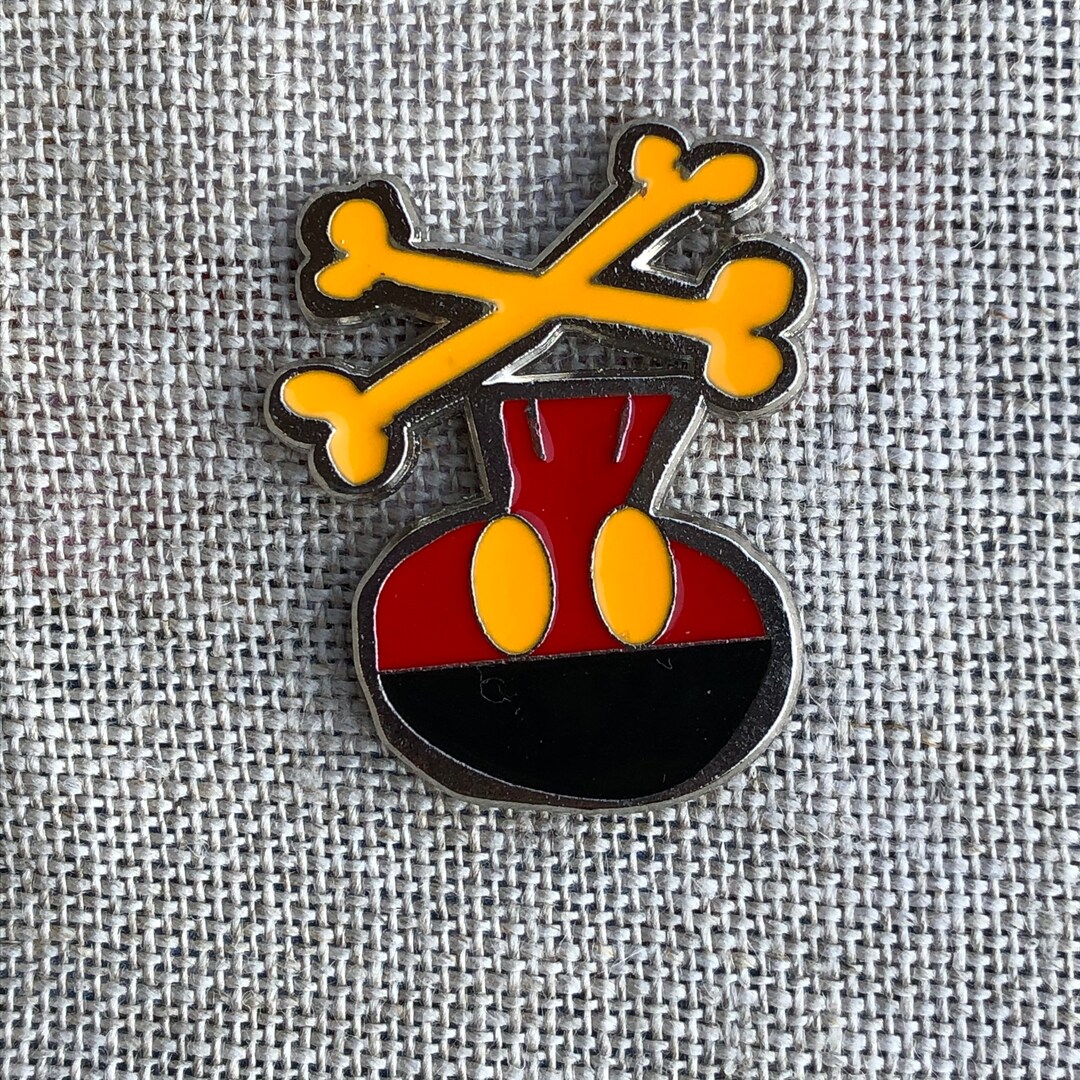 Mickey Mouse Potion/poison Disney Pin Needle Minder/cover Minder/fridge ...