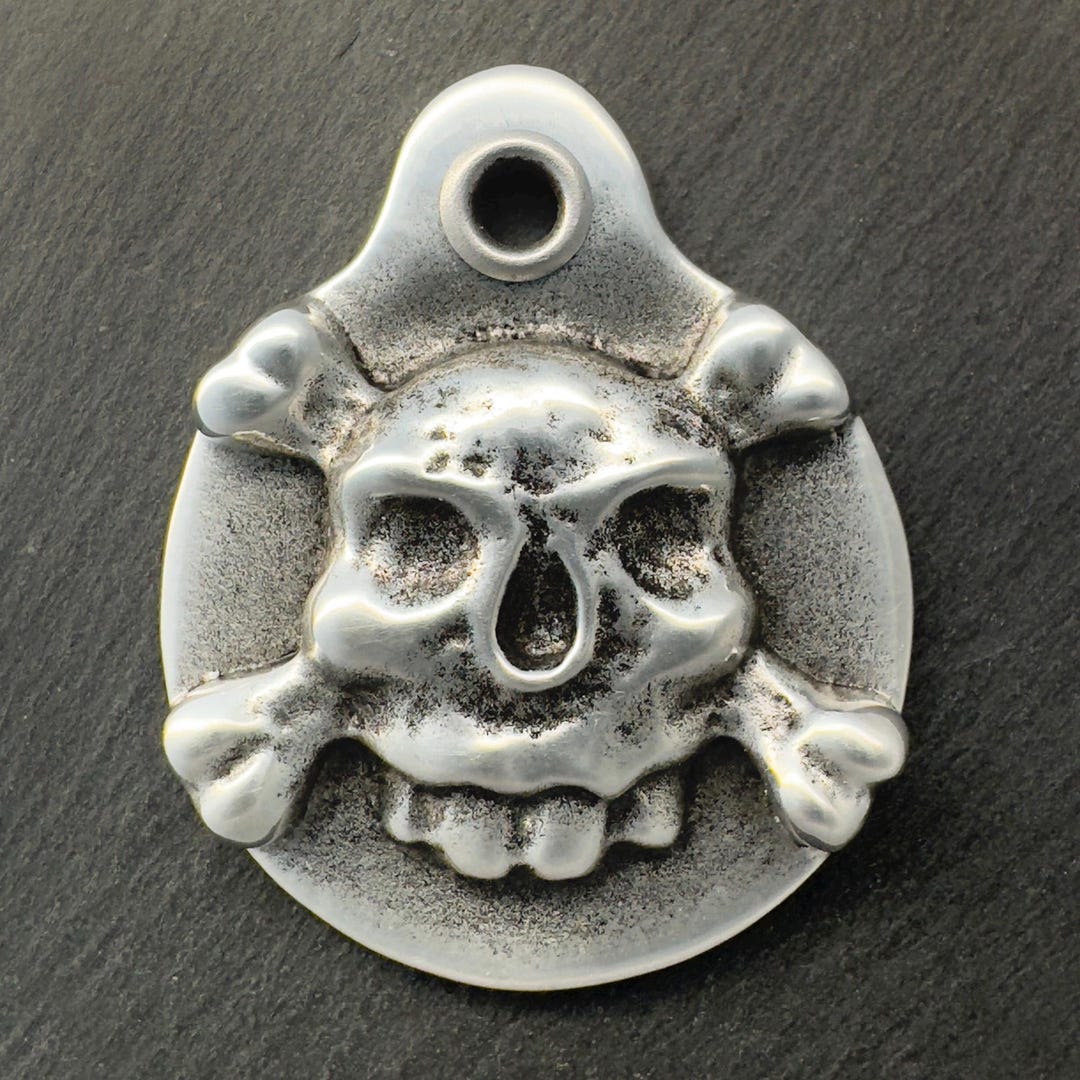 Custom Skull Keychain Personalized With Name on Back - Etsy