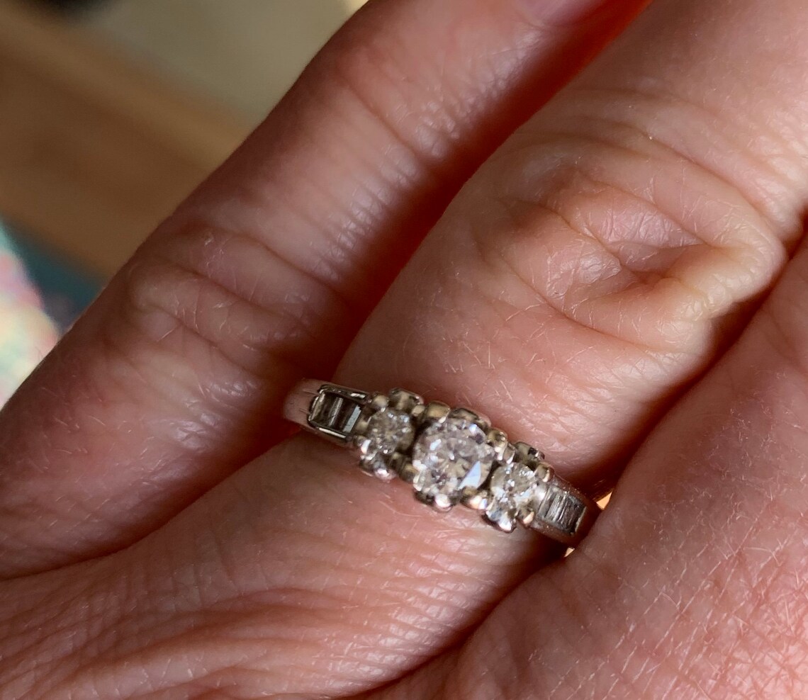 Stunning 14k 18k Gold With 17 Diamonds Engagement Ring - Etsy