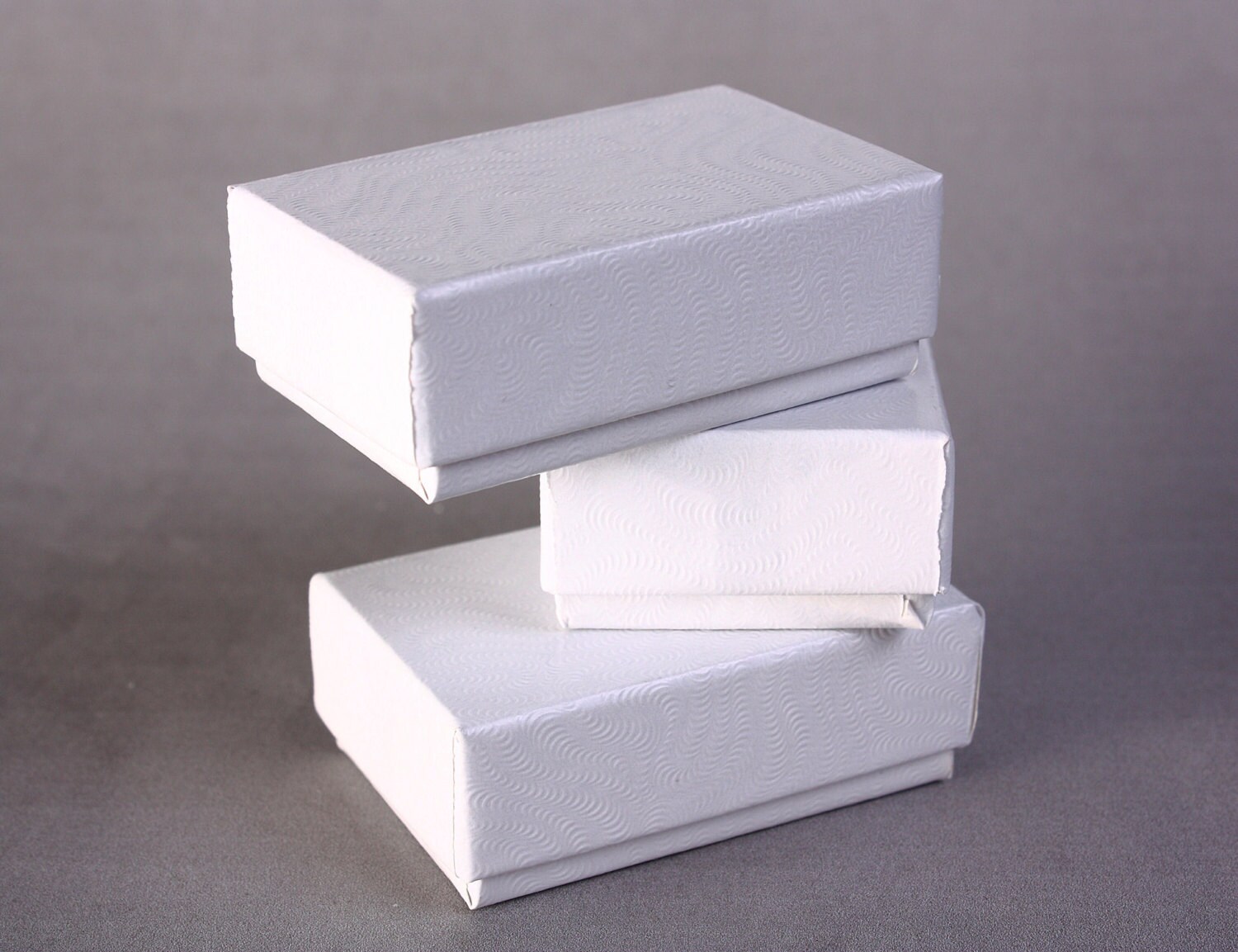 100 tiny white jewelry boxes filled with cotton 1 | Etsy