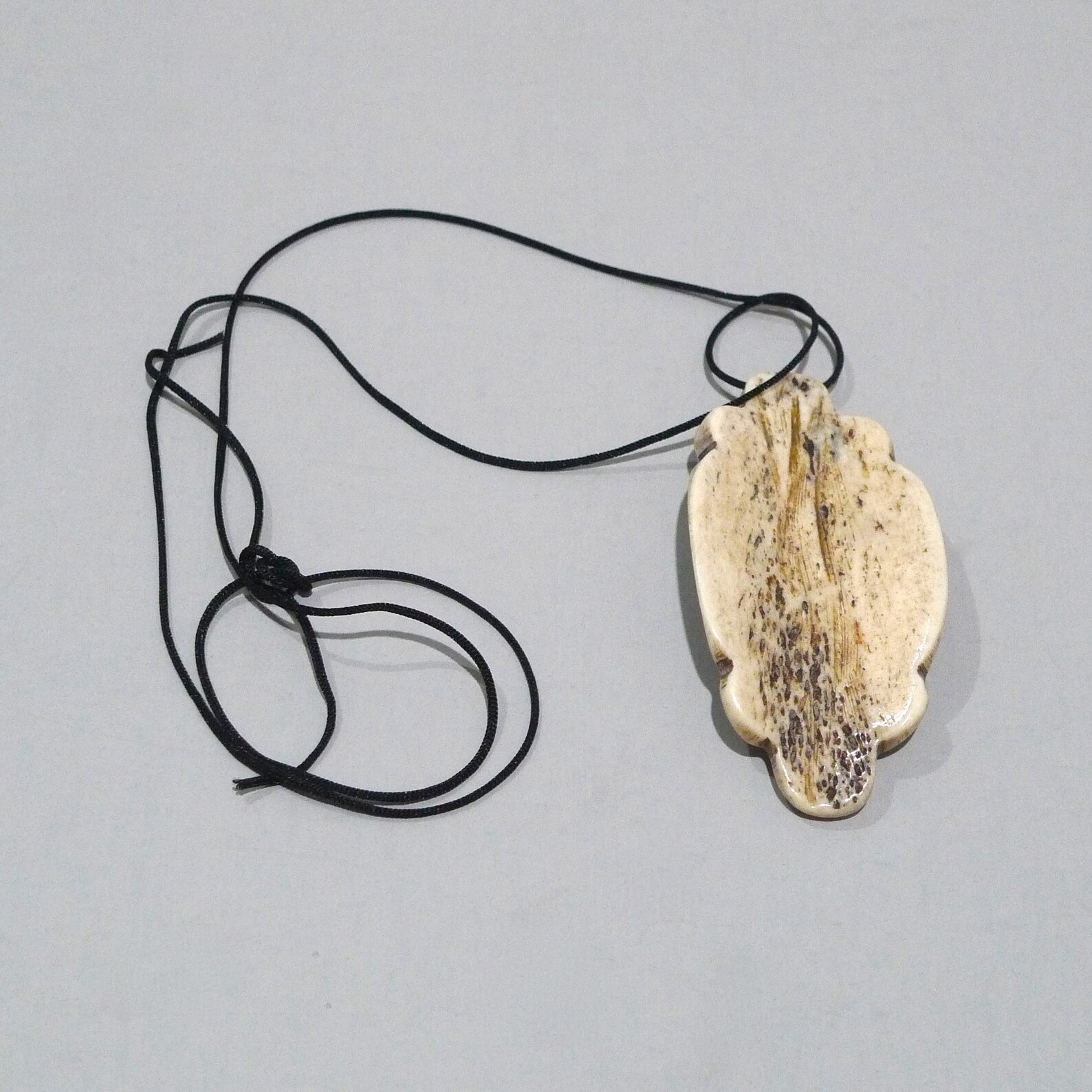 Tiki Pendant Necklace Carved Bone Mask Vintage Polynesian Islander Bone ...