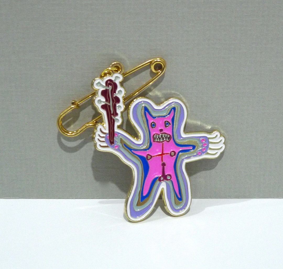 Grayson Perry Trophy Enamel Kilt Pin / Artist Safety Pin Brooch Pinback ...