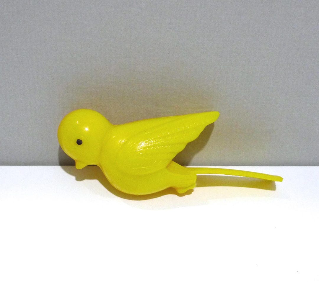 Yellow Bird Clip - Hard Plastic Body With Spring 1960s Vintage Small ...