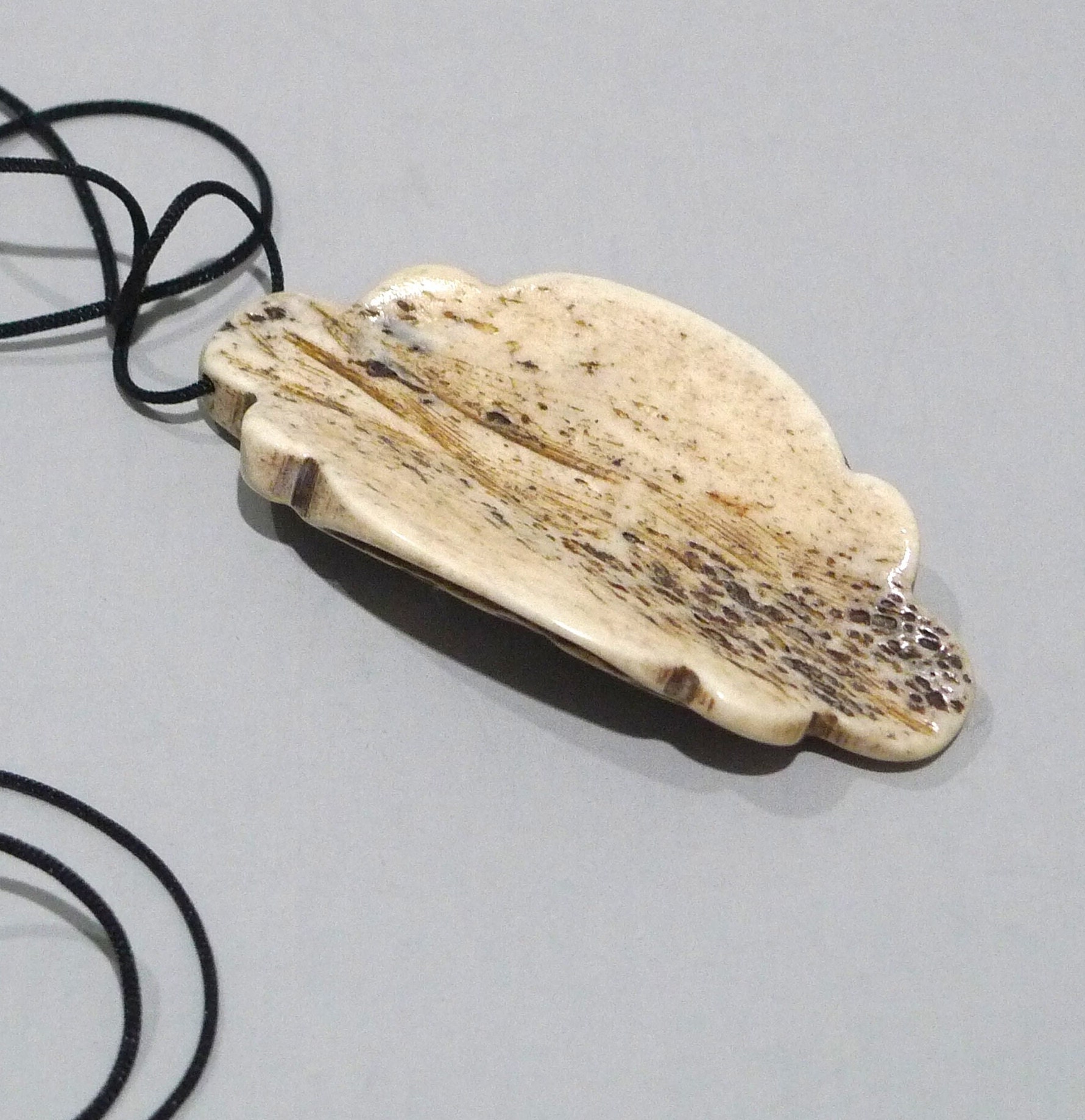 Tiki Pendant Necklace - Carved Bone Mask Vintage Polynesian Islander ...