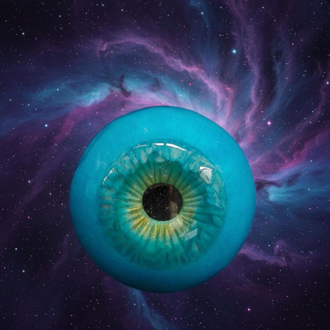 Large Realistic Eyeball Prop Fake Eye Ball Horror Decor Gothic Oddity ...