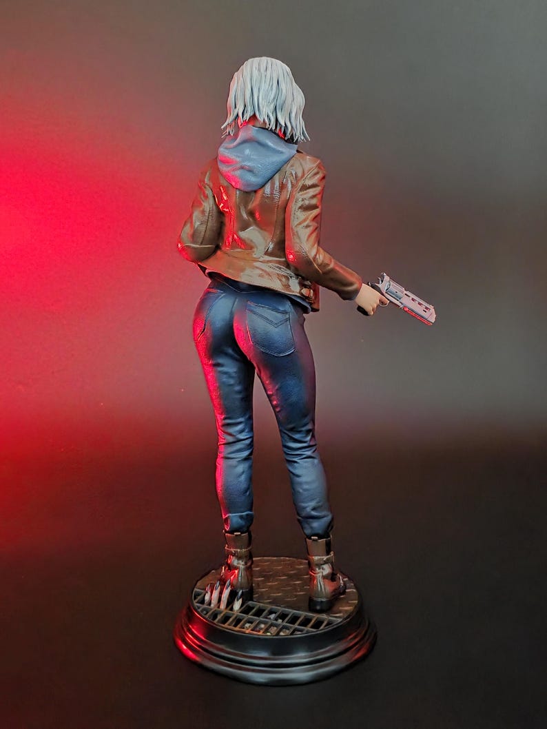Grace Ashcroft Statue 33cm | Hand Painted Resident Evil Requiem Figure ...