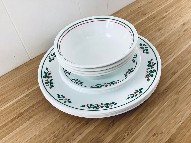 Vintage Corelle Christmas Dinnerware Set, Holly Pattern, 16 Piece - Etsy