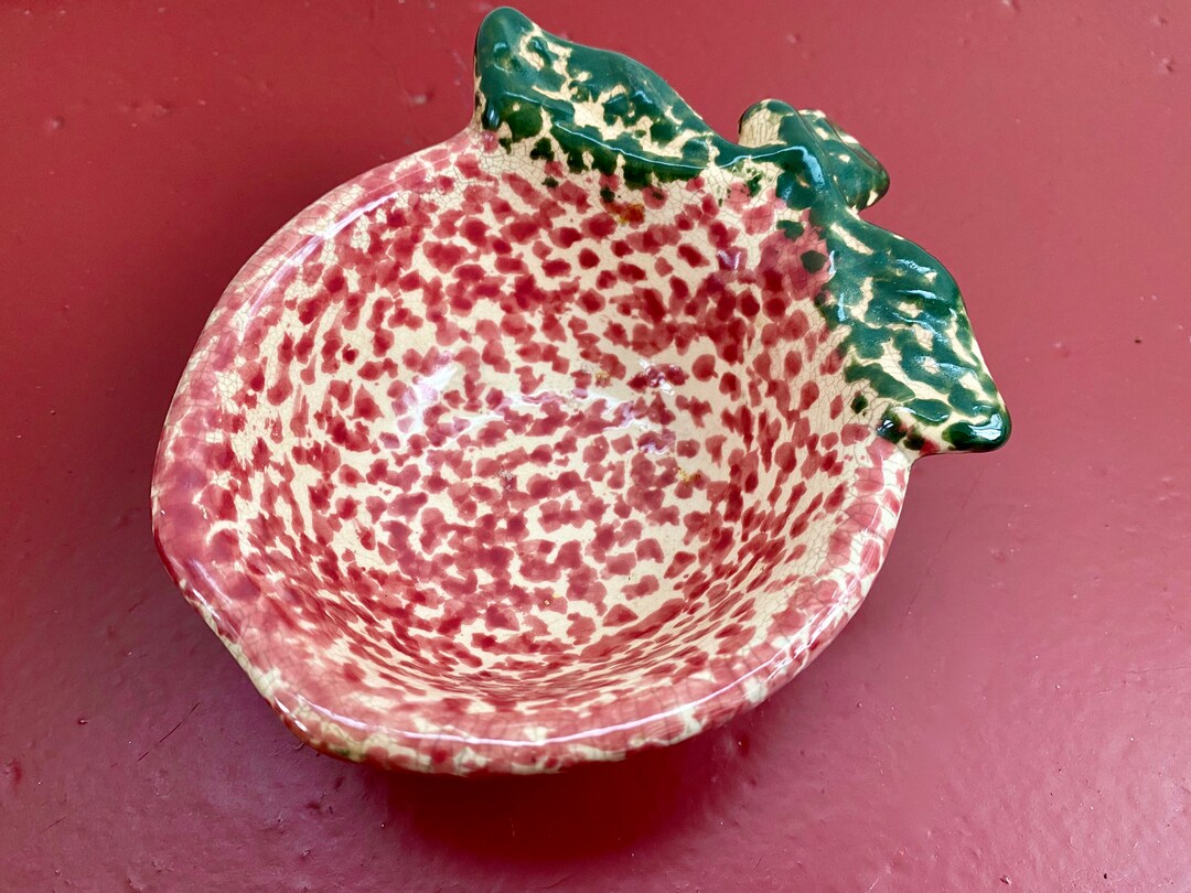 Vintage Ceramic Apple Dish in Red Spatterware. Country Kitchen Fruit ...