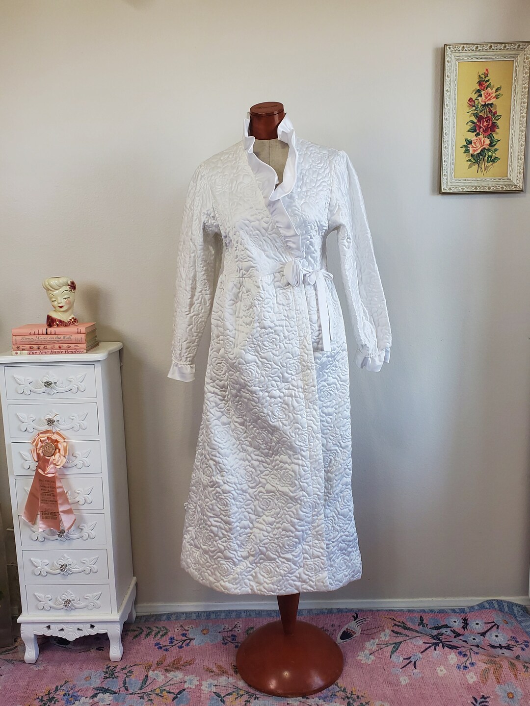 Nights in White Satin Vintage 1980's / 90's White Satin Quilted Robe ...