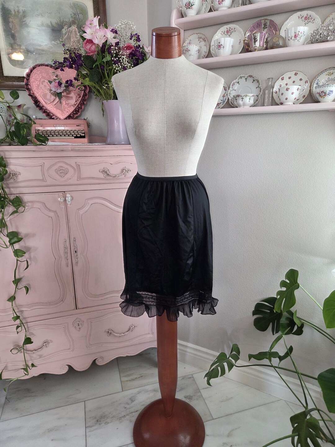 Vintage 1950's Black Half Slip Pillow Tab Elastic Waist Ruffle Hem ...