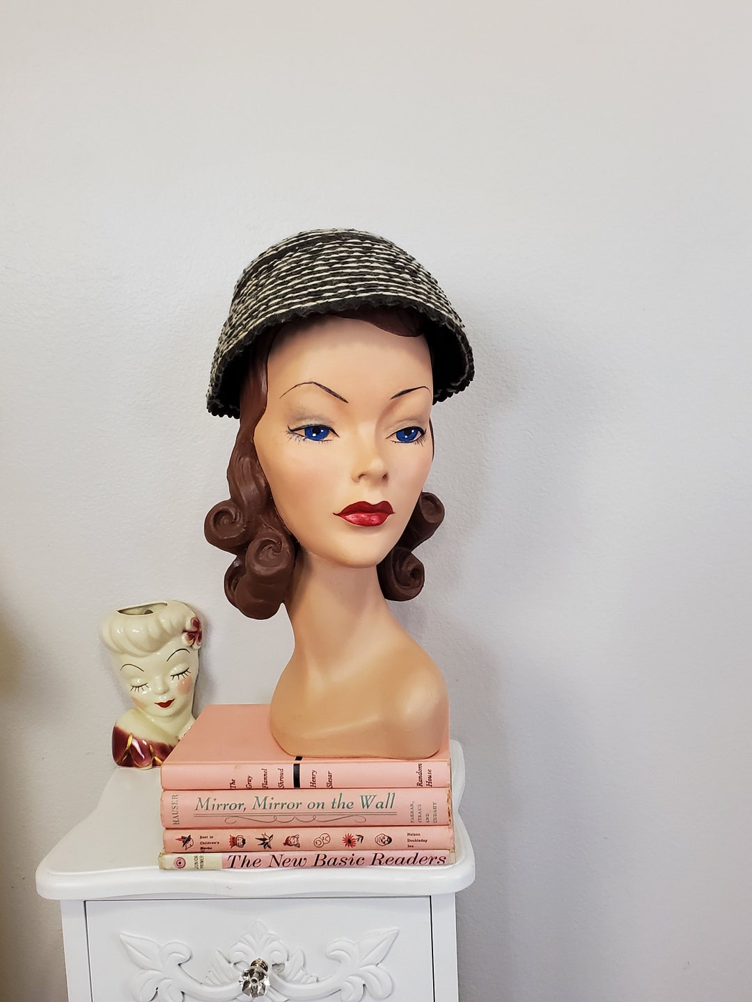 Vintage 1950's / 60's Cloche Style Grey Felt and Ivory Angora Size 22 ...