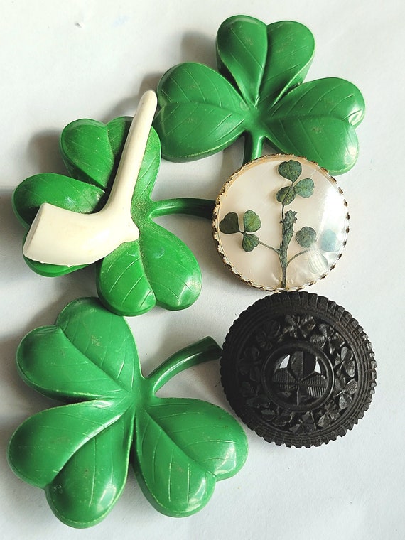 Vintage plastic resin embossed - Gem