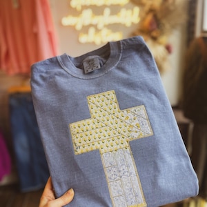 Quilted Cross Comfort Colors | Vintage Patchwork T-shirt | Unisex ...