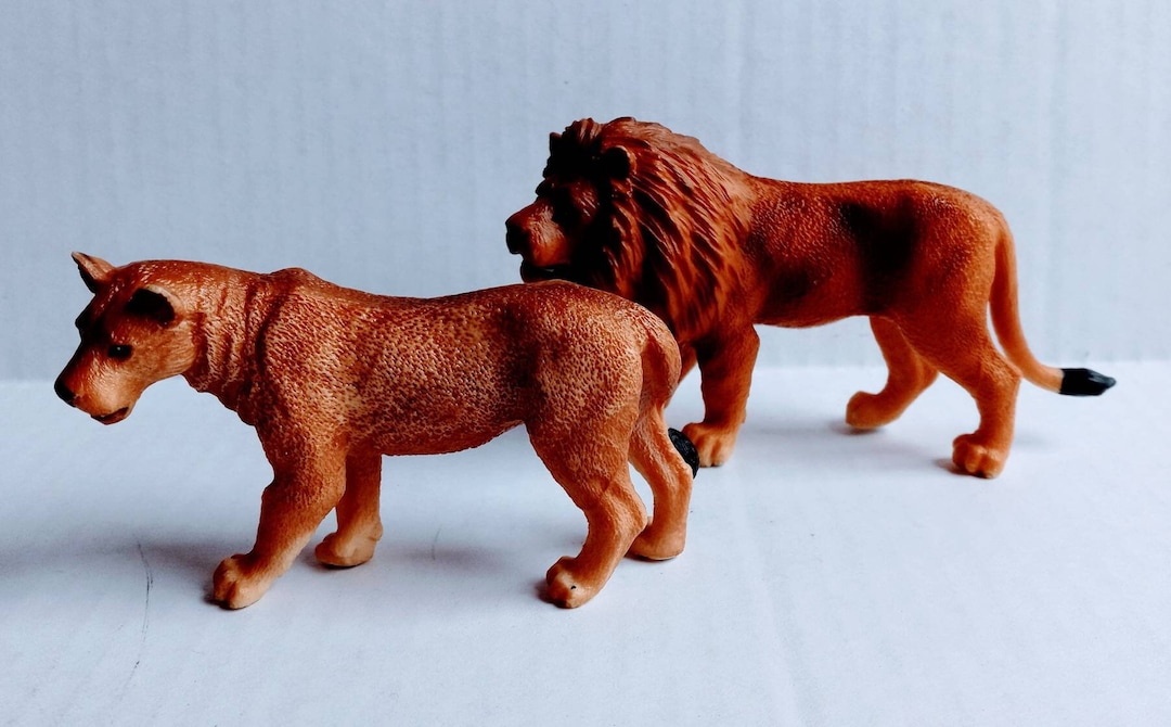 Miniature Lions Pair / Lioness / Small / Toy Animals / Terrarium Supply ...