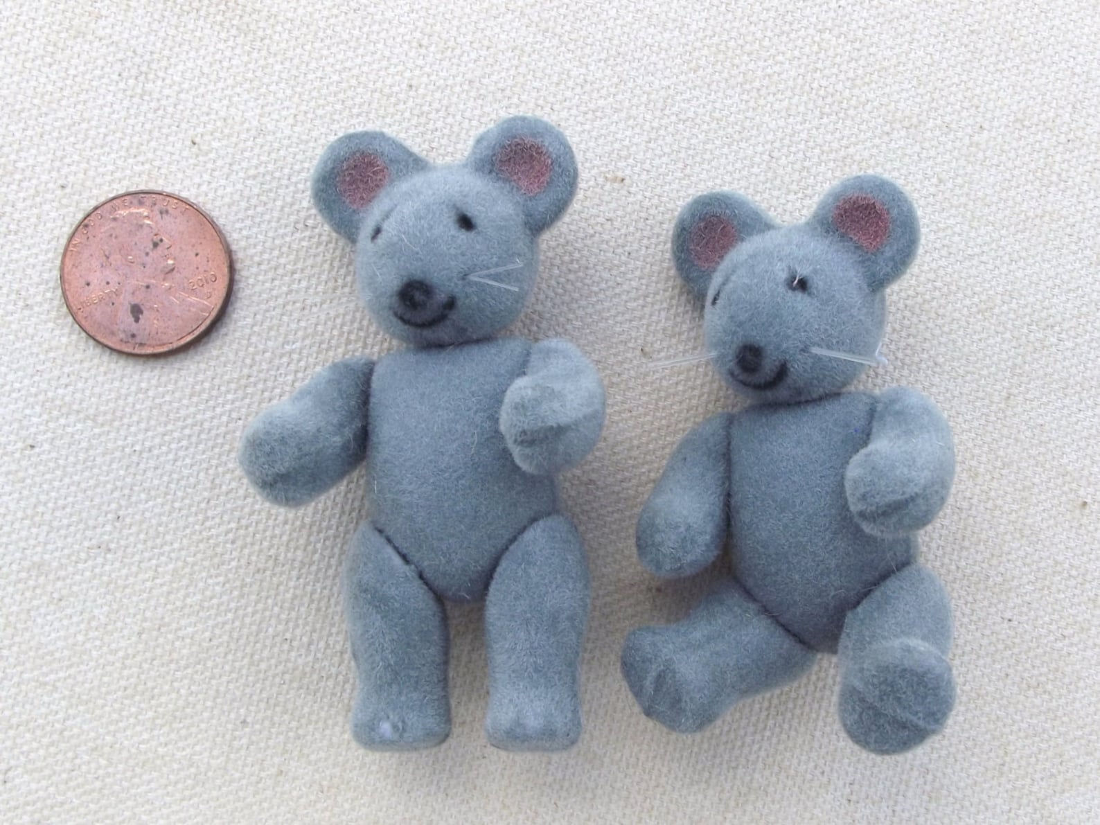 2 Vintage Miniature Flocked Mice / Holiday Decor / Pose-able / - Etsy