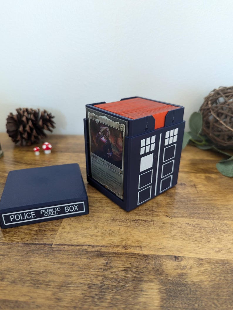 Doctor Who TARDIS Commander Display Deck Box. Holds 100+ Sleeved Cards ...