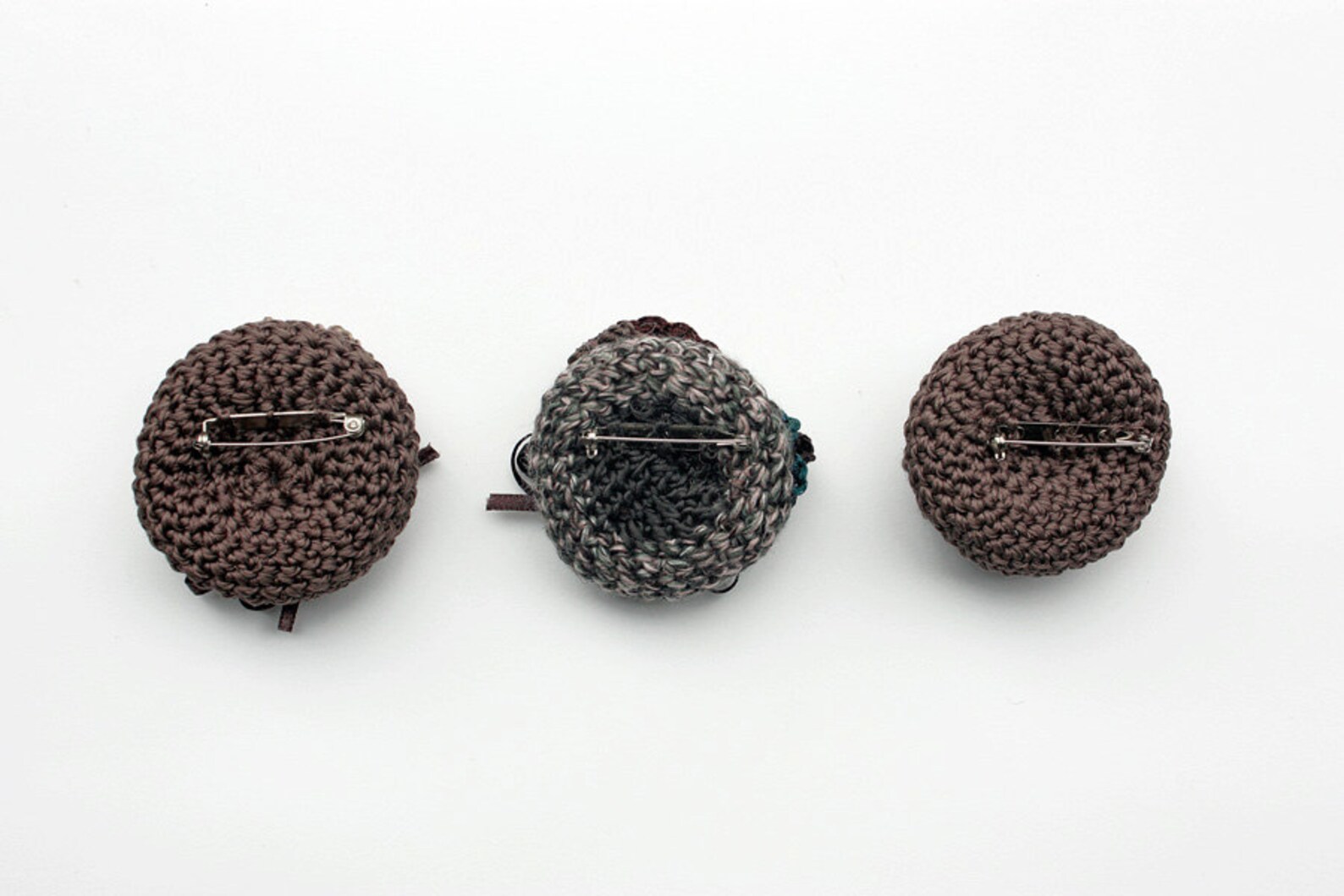 Crochet Cluster Circle Pin Brooch With Fabric Buttons Brown - Etsy