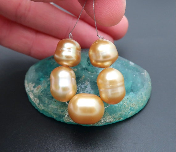 Gemstones Palawan Philippines South Sea Gold Pearls 9.3-11.7mm Glowing ...