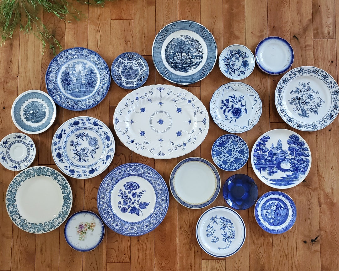 Set of 20 Blue & White Plates - Wall Collage - Vintage Plate Set ...