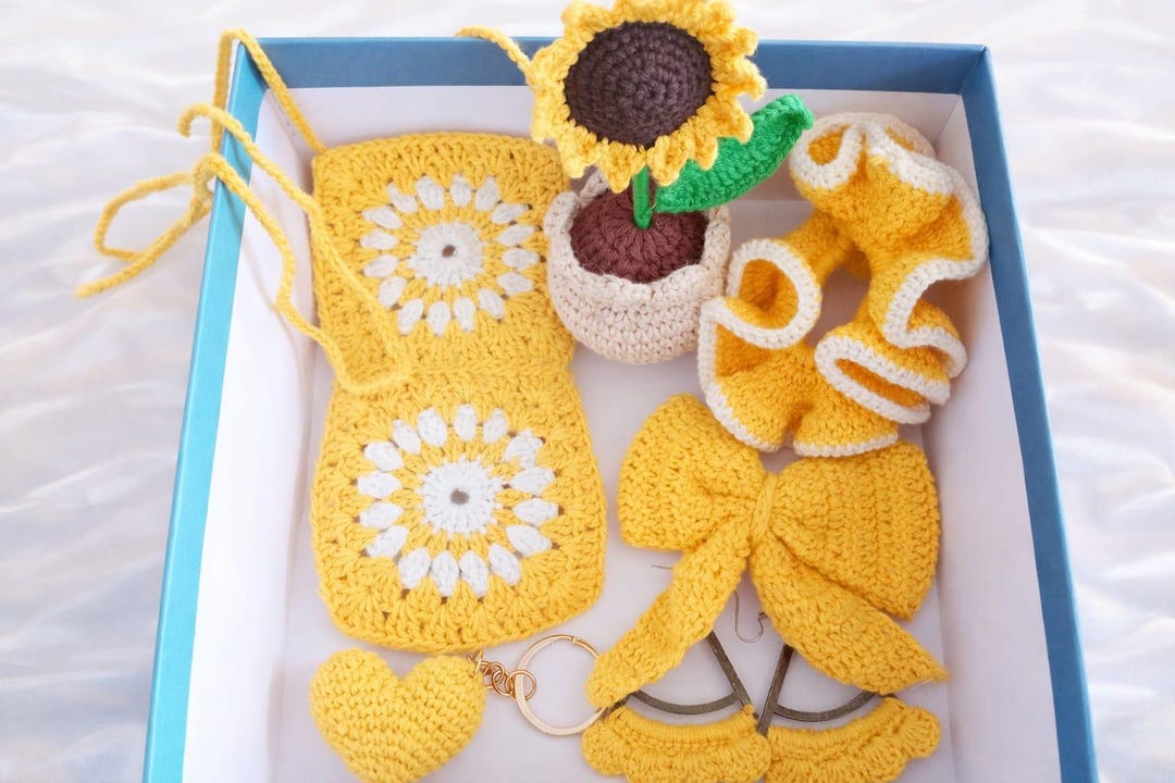 Handmade Crochet Premium Gift Box Set , Hair Bow, Keychain, Scrunchie ...