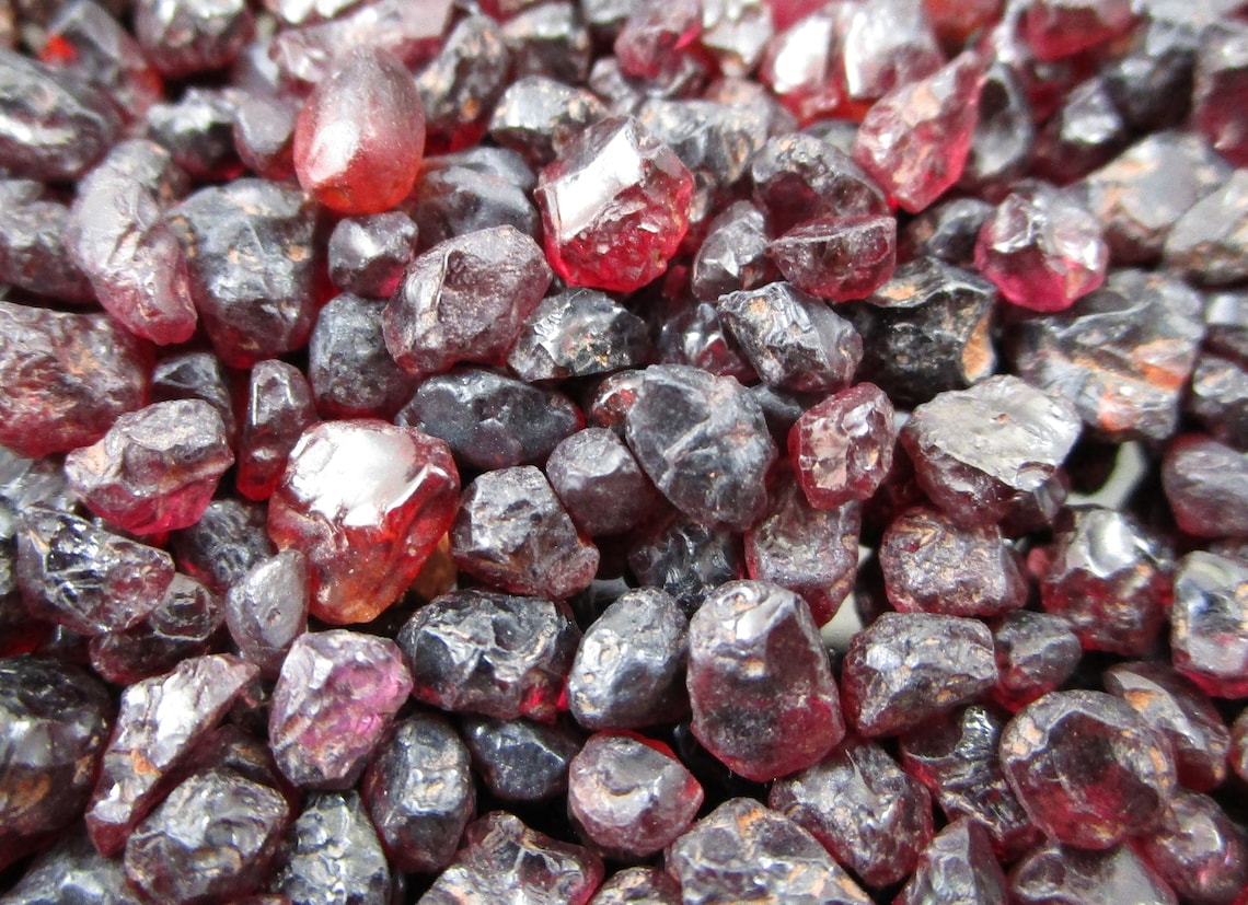 10 Carats of Small Anthill Garnets Picked From Lot - Under 1 Ct Pyrope ...