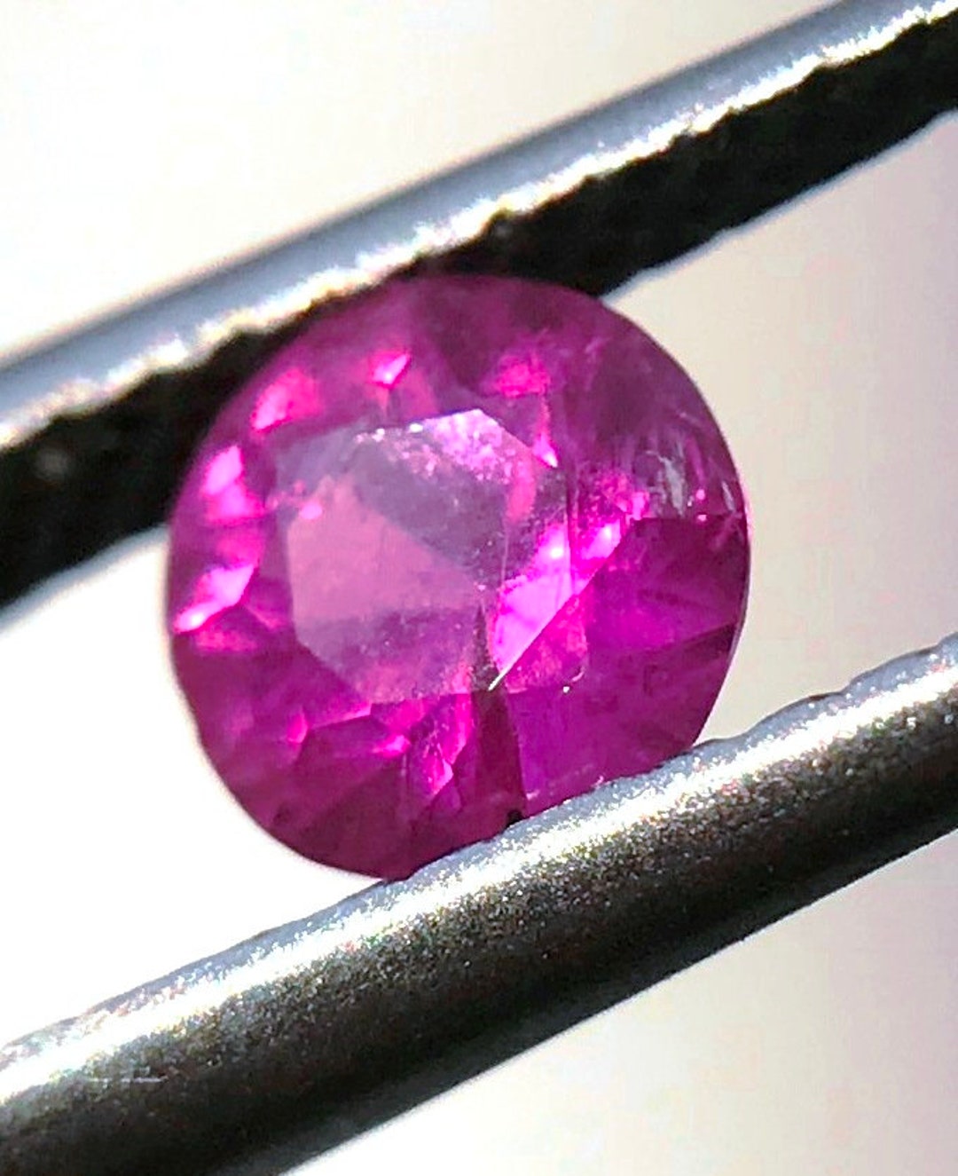 0.61 Carat Lake Baringo Ruby / Pink Sapphire - Natural Faceted Round ...
