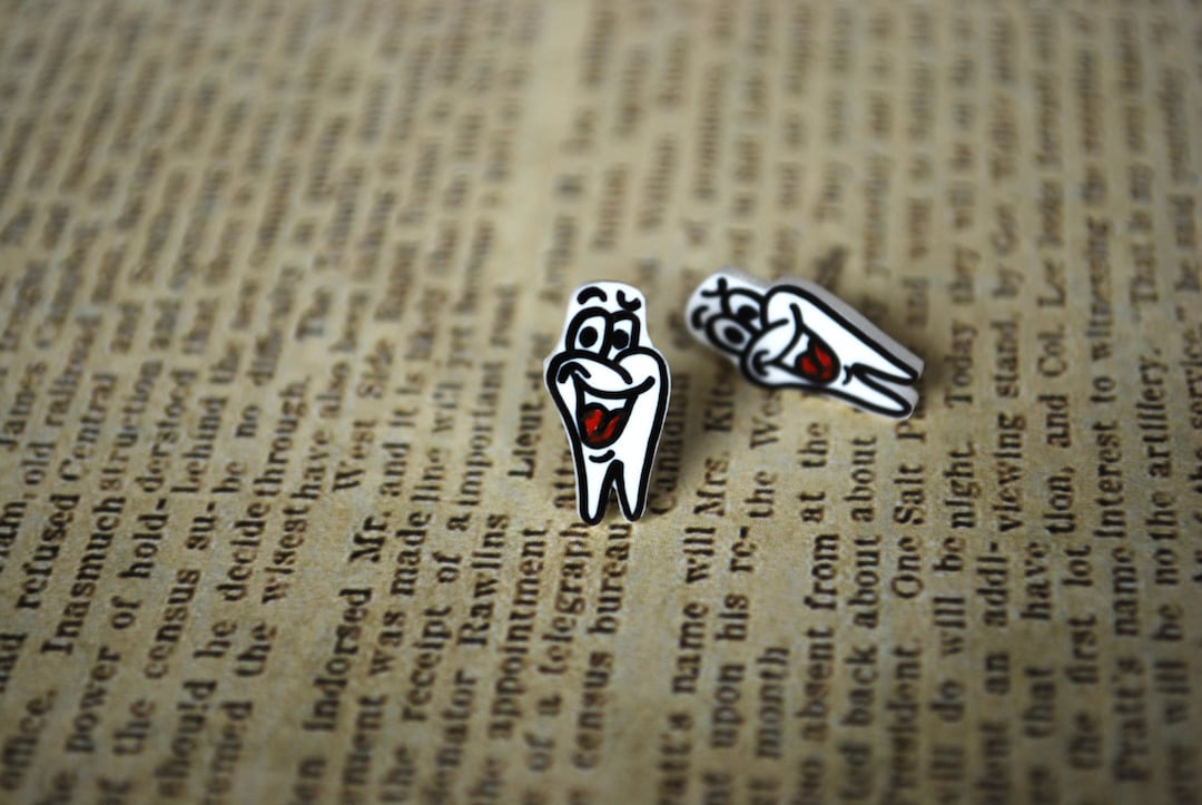 Wisdom Tooth Earrings -- Tooth Studs, Earrings for Dentists - Etsy