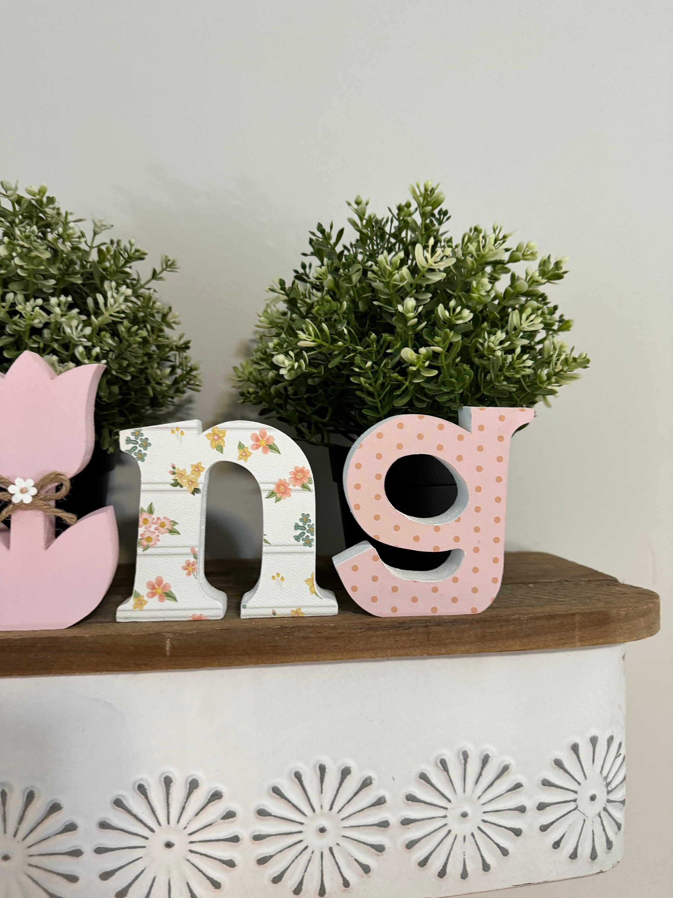 Spring Wood Letter Set: Tulip Farmhouse Decor - Etsy