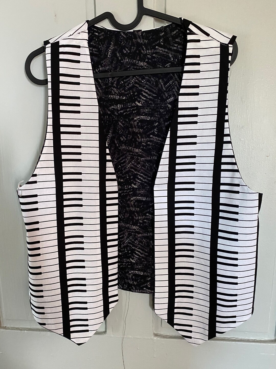 Vesties Piano Keys Muted Music Notes Reverse on Black Men's Woman's ...