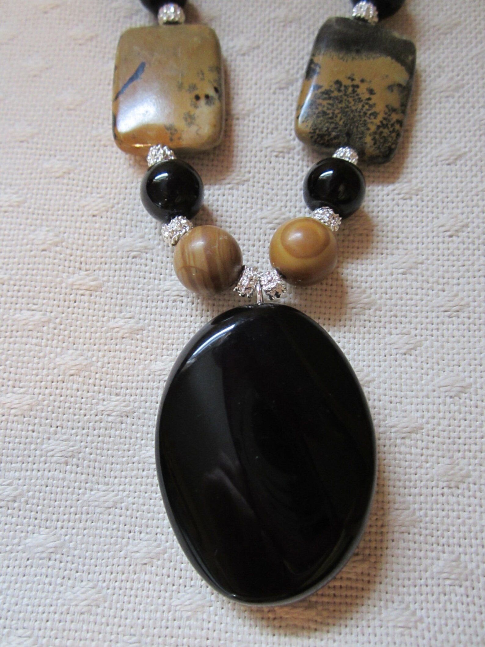Black and tan gemstone necklace with FREE matching earring - Etsy.de