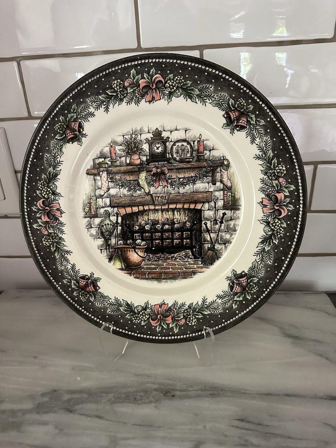 Royal Stafford Nostalgic Christmas Fireplace Mantle 11" Dinner Plate ...