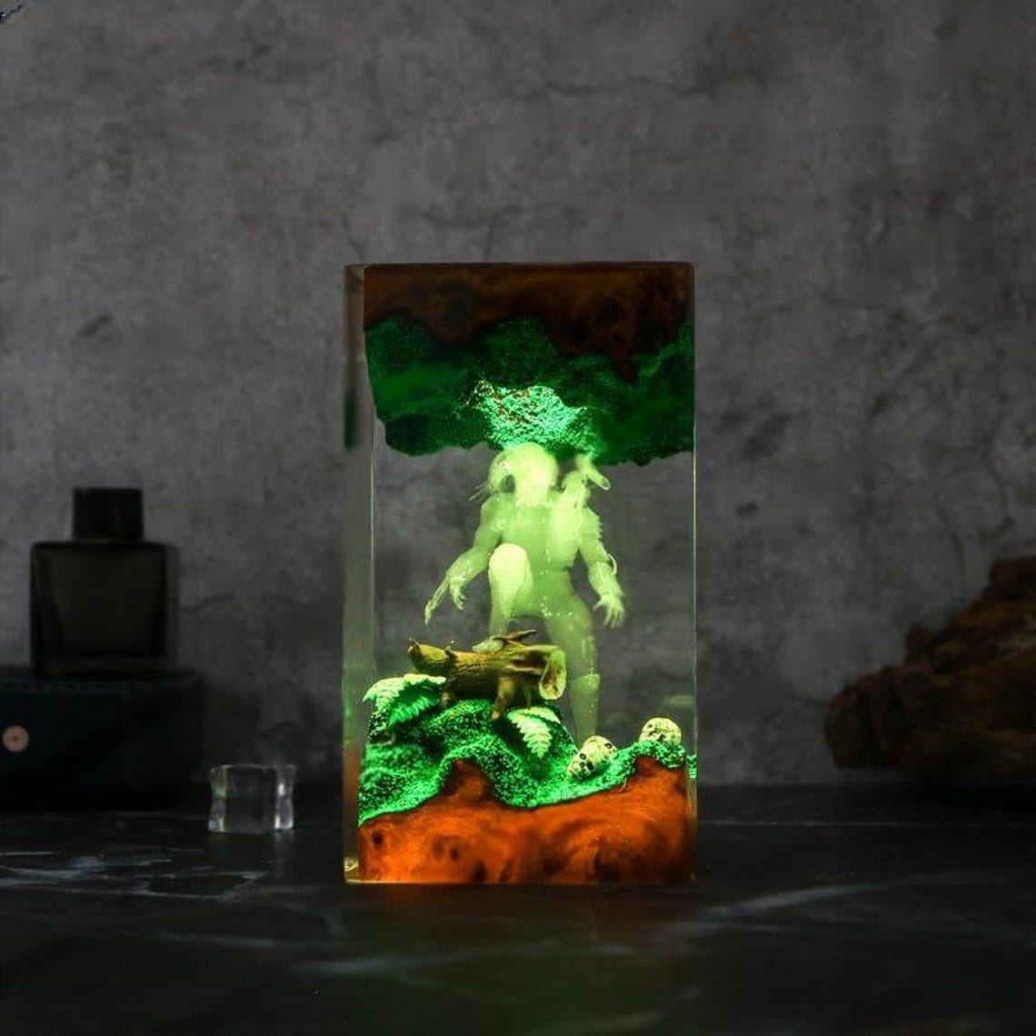 Predator Yautja Cloaking Mode Resin Lamp LED Resin Anime Lamp, Handmade ...