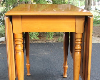 Knotty Pine Table - Etsy