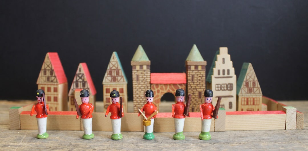 25 Piece Vintage Toy Wood German Village or Fort Erzgebirge Toys ...