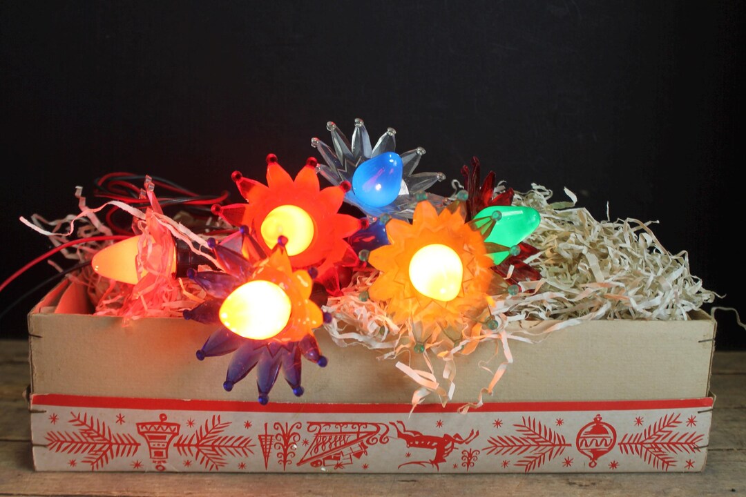 6 Vintage Plastic Christmas Light Reflectors With Light Strand and C 7 ...