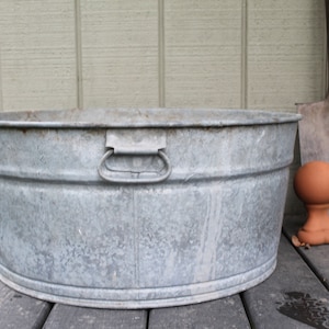 Vintage Large Round Zinc Galvanized Basin With Drop Handles - Farm ...
