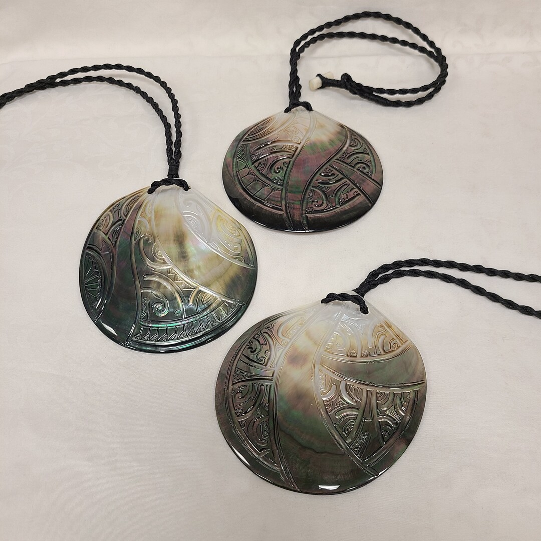 Tahitian Black Lip Mother of Pearl Hand Carved Shell Necklace by ...