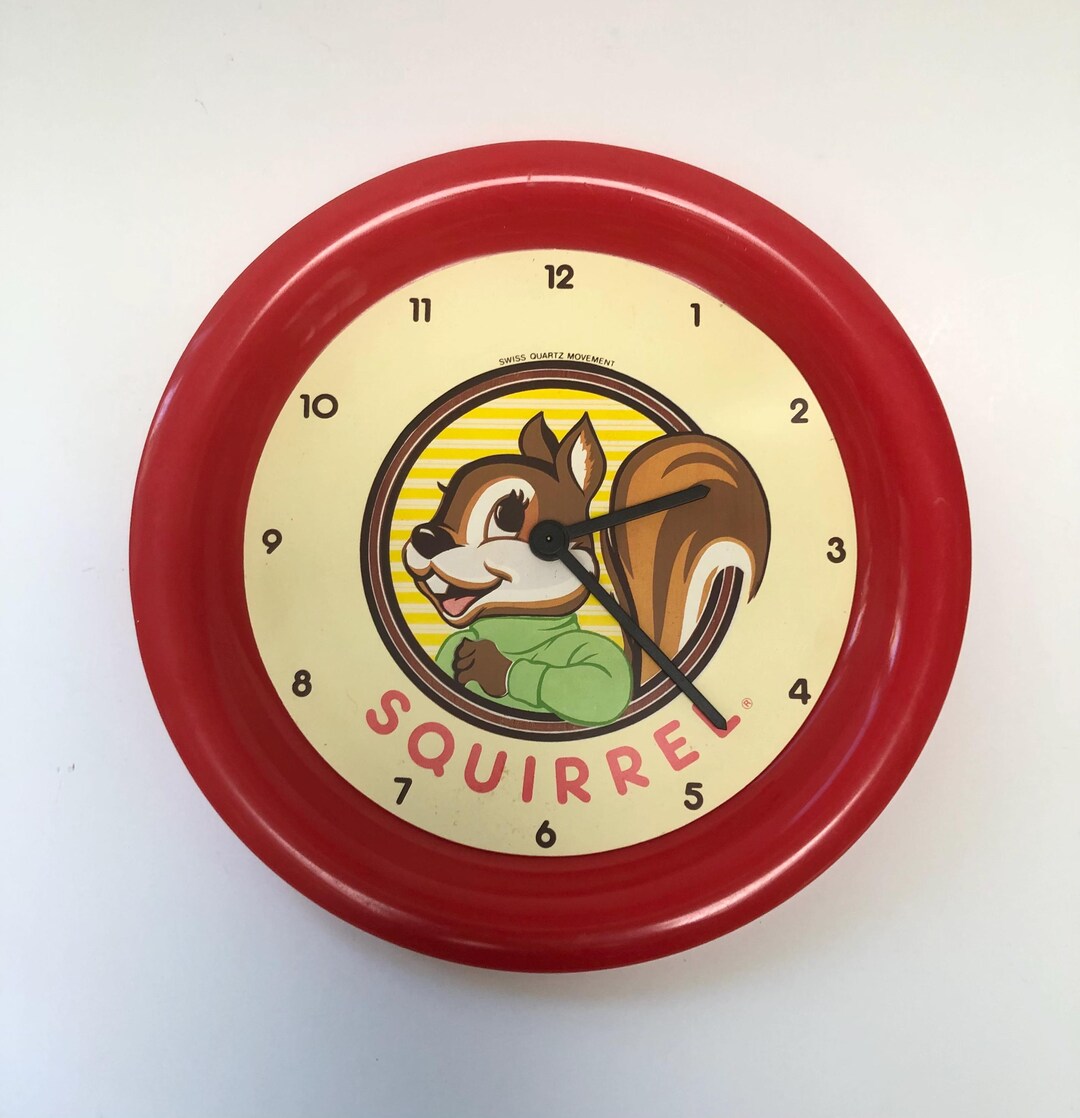 Vintage Skippy the Squirrel Clock - Etsy