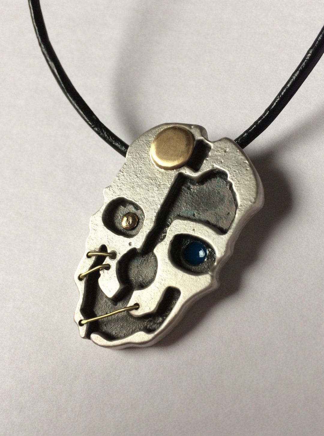 Dishonored Corvo Attano Skull Mask Pendant - Etsy
