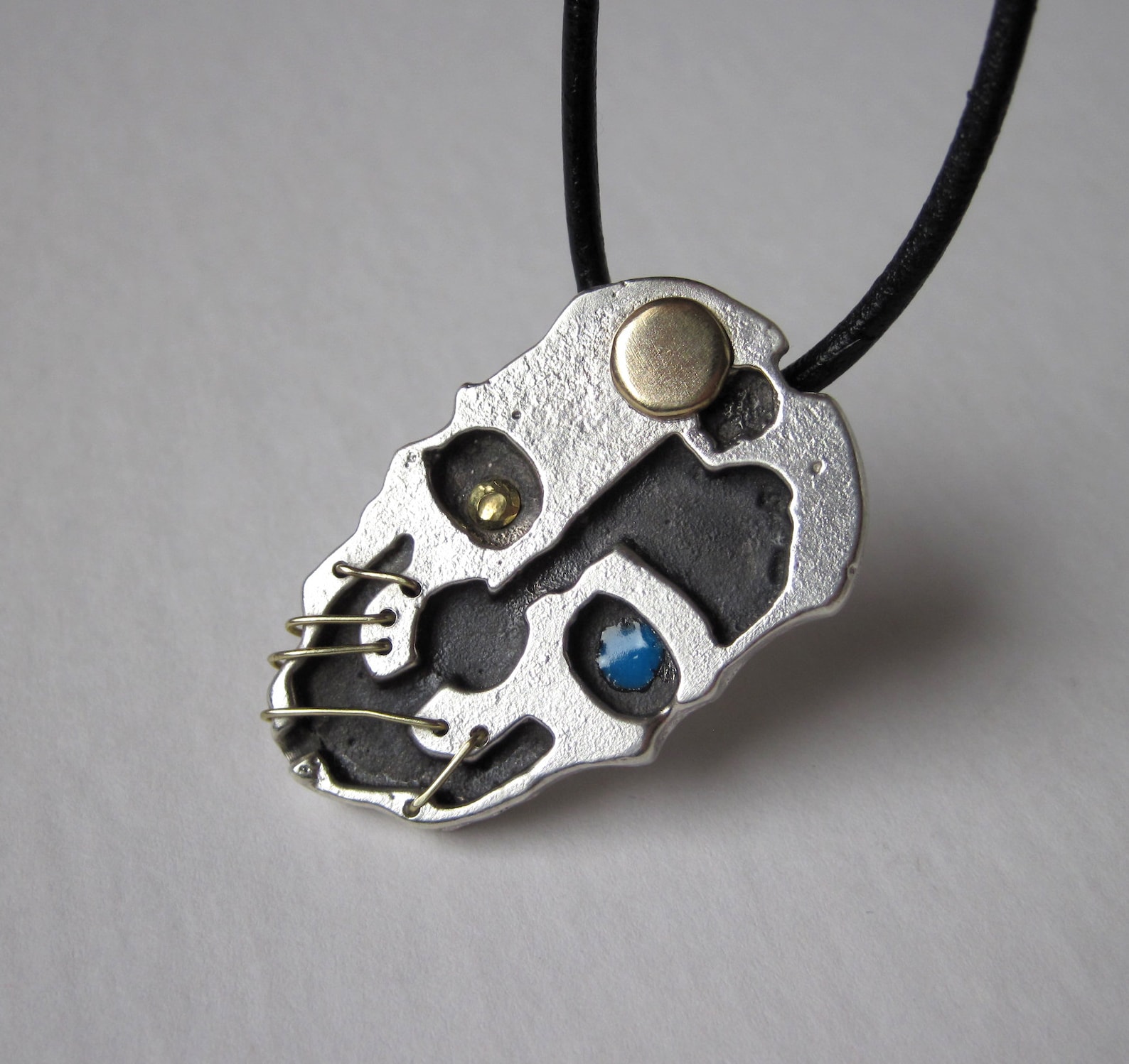 Dishonored Corvo Attano Skull Mask Pendant - Etsy
