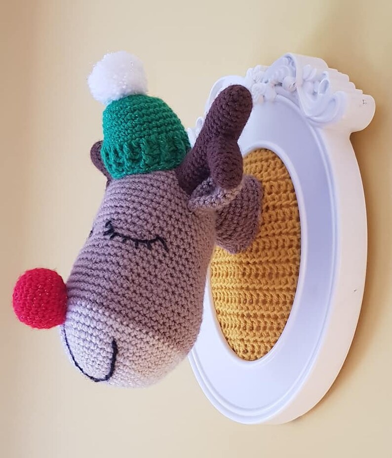 Crochet reindeer head pattern written in American and English | Etsy