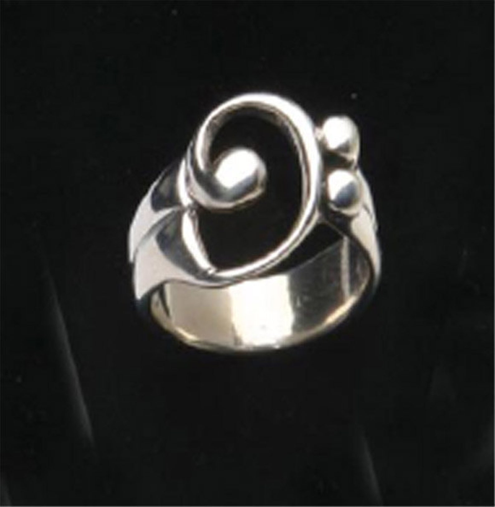 Bass Clef Ring - Etsy