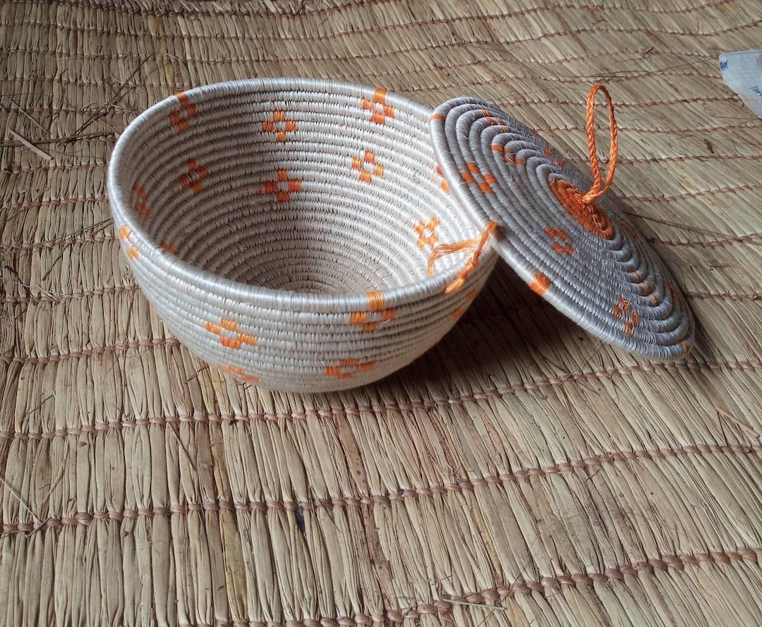 Handwoven Agaseke Basket With Lid, African Rwandan Craftsmanship - Etsy