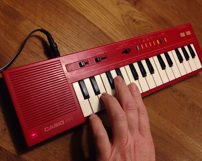 Vintage 80s /// CASIO PT-1 // Electronic Keyboard Mini Synthesizer ...