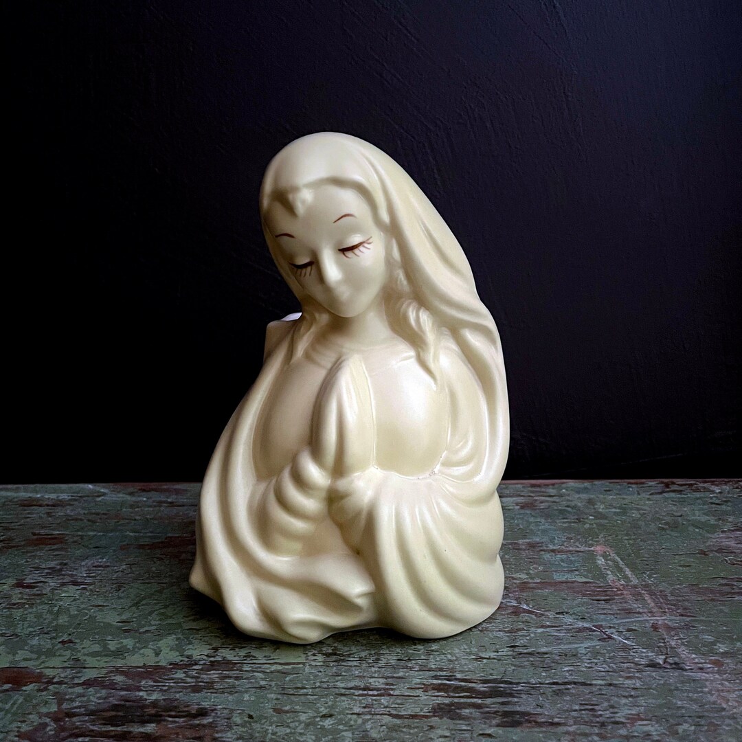 Vintage Virgin Mary Ceramic Planter Hull U.S.A. 24 Pale Yellow Matte ...