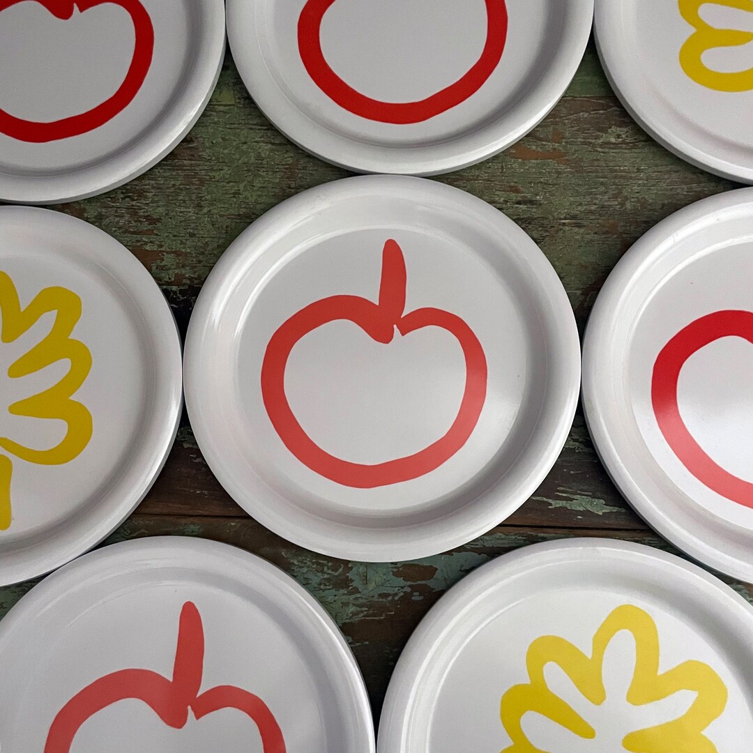 Vintage Plates Melamine Ingrid Ltd Chicago Red Apple Plate Yellow Leaf ...