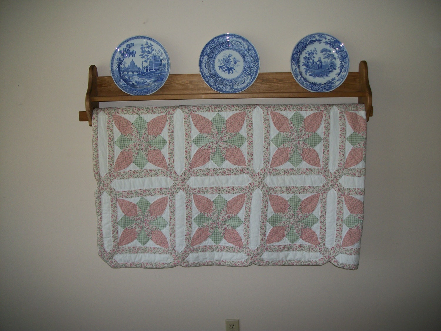 Quilt Rack Country Style 36" to 46" Plate Shelf - Etsy