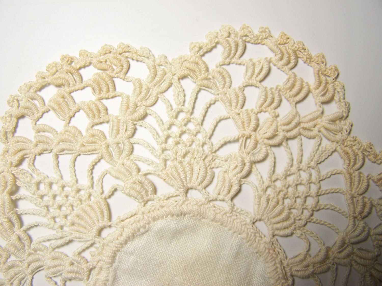 EDWARDIAN LINEN & CROCHET Mat Ecru Color Hand Crocheted | Etsy