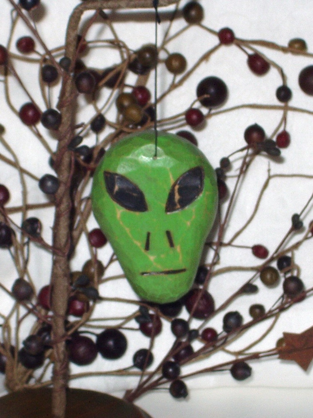 Hand Carved Primitive HALLOWEEN ORNAMENT ALIEN - Etsy