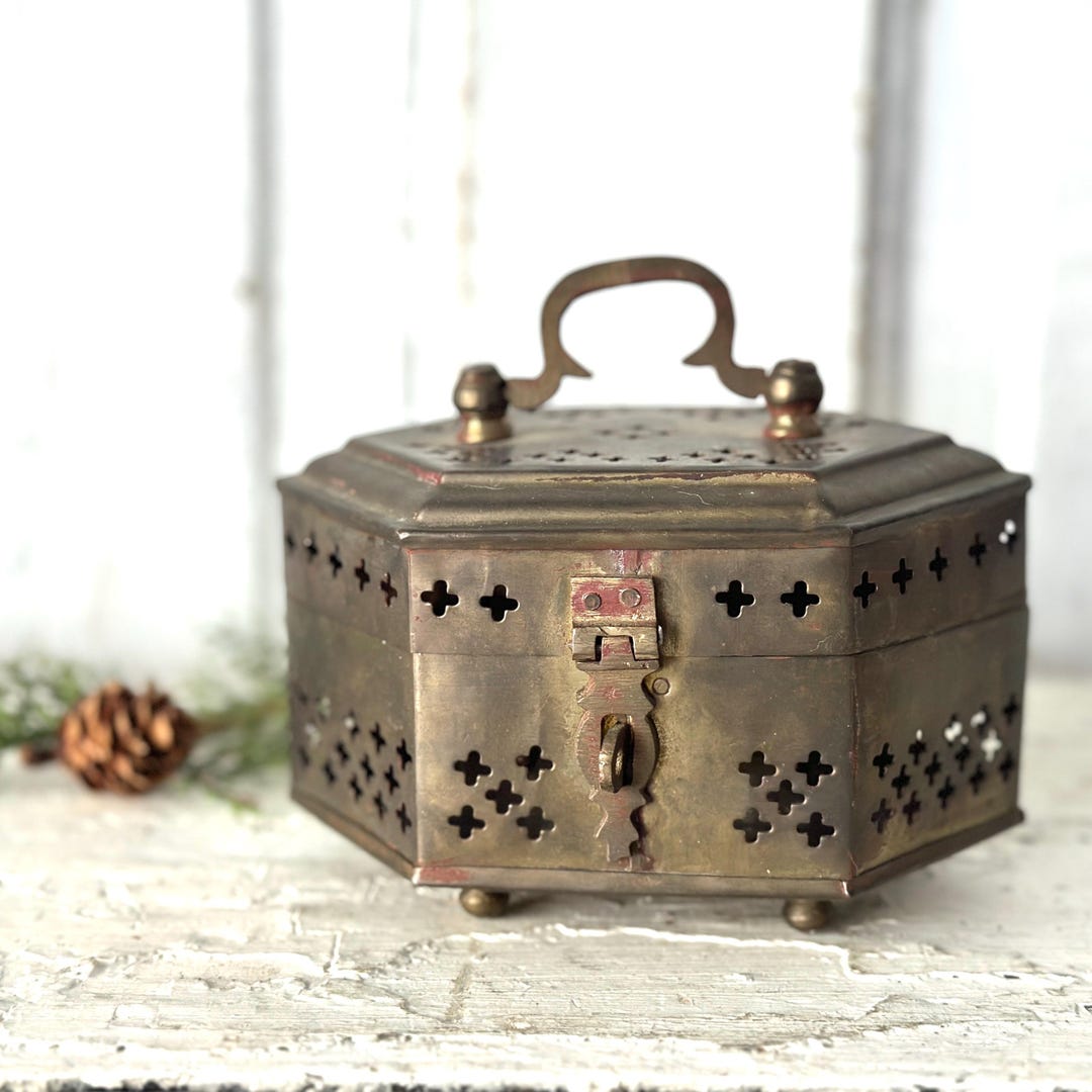 Vintage Brass Cricket Box/trinket Box Container Hinged Lid Aged Patina ...